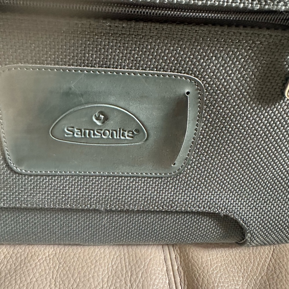 Samsonite Ultra 3000 Xlt Upright & Samsonite Travel O… - Gem